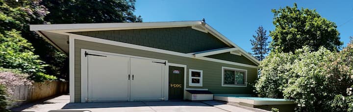 Cottage In The Foothills: City And Ski Hill Nearby - Vernon