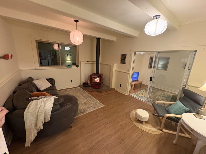 Private Forest Guest House | Sleeps 6 - Vernon
