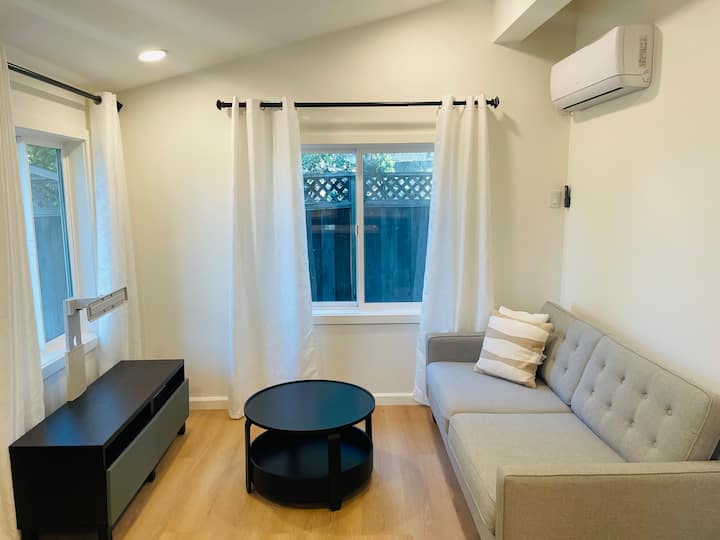Furnished Cozy Home In The Heart Of Silicon Valley - Sunnyvale, CA