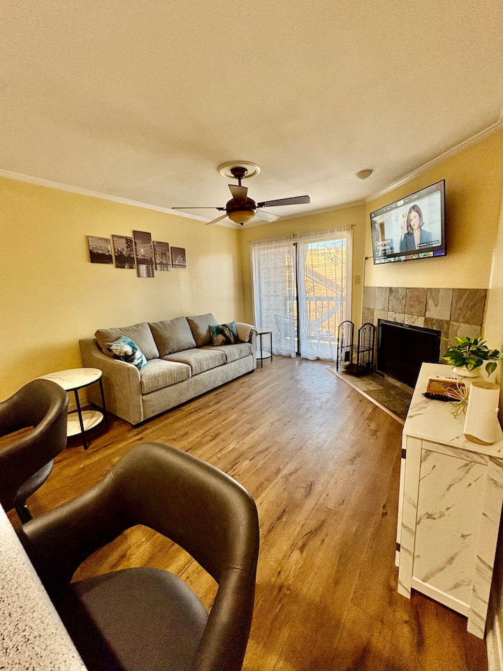 Modern 1br Condo Near Downtown & The Domain! - Austin, TX