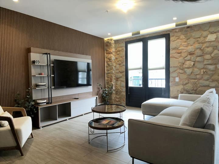 Amplio Apartamento En La Cuadra - Casco | By Alura - Panama