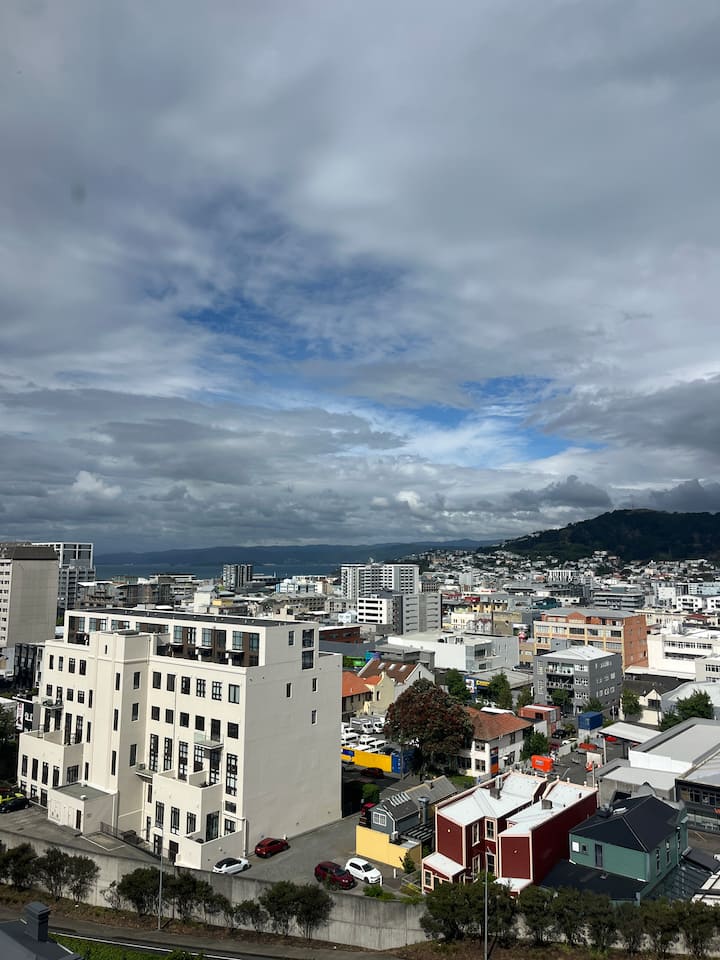 Sunny, Quiet City Escape Apartment - Northland