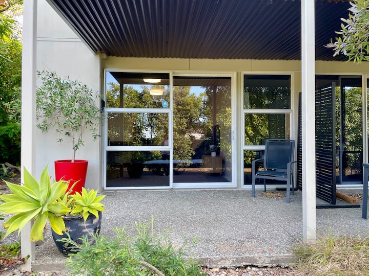 Stylish Studio Suite – Private, Close To Amenities - Richmond