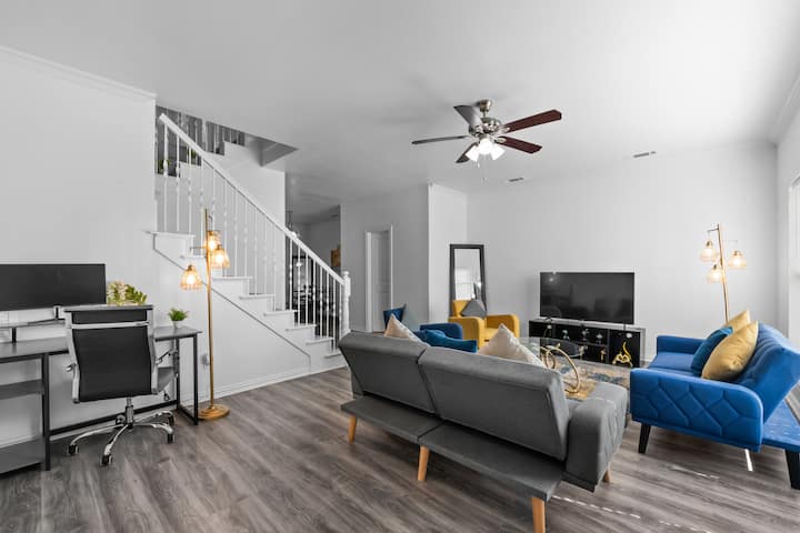 Spacious 4br | Free Parking | Workspace - Grand Prairie, TX