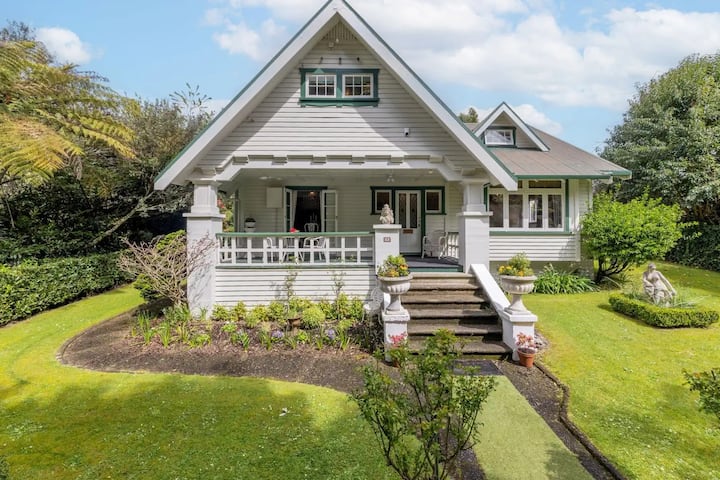 1920s Character Home & Private Garden Retreat - Te Kuiti