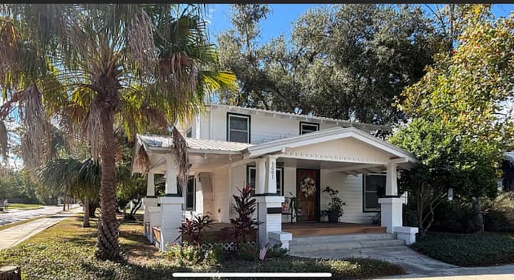 Cozy Historic Bungalow - Plant City, FL