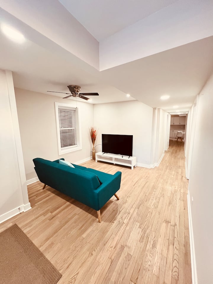 Fully Furnished 3br+full Bath Near Downtown - Chicago, IL