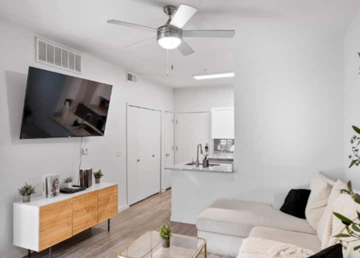 Stylish Studio | Pool, Spa & Gym Access - Tempe, AZ