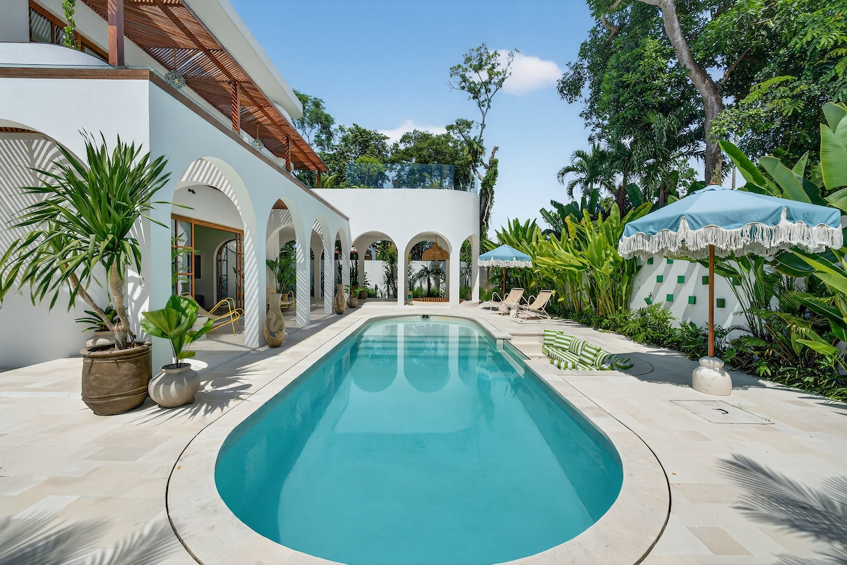 Little Castle: 4BR Mediterranean Retreat in Canggu - Houses for Rent in ...