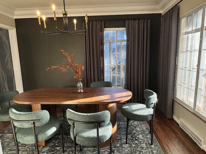 Designer 4br • Near Colleges/hospital’s/downtown - Flint, MI