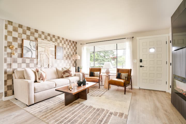 Group Getaway: Three Connected Condos - Enumclaw, WA