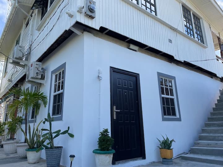 Urban Comfort: 2br Georgetown Apt - Guyana