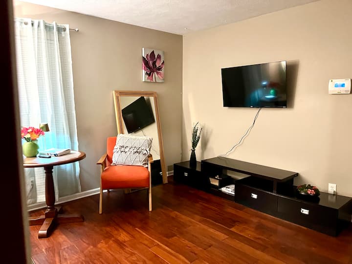 Cozy 2br House – Near Old Town - Lansing, MI
