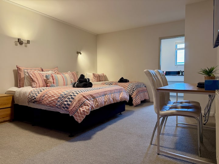 Heart Of Christchurch • Cosy Studio - Christchurch