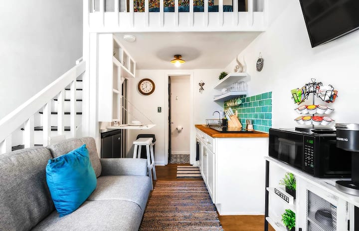 Comfort Suite + Modern Setup + Free Parking - Raleigh, NC