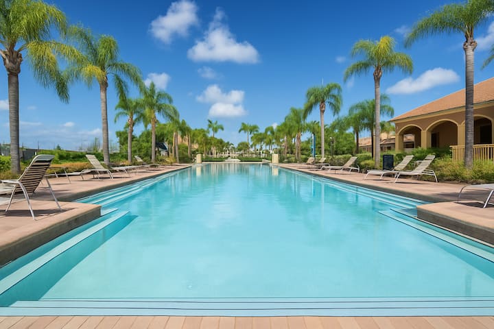 Near Disney, 4bd, Heated Pool, Barbecue, Sleeps 10 - Kissimmee, FL