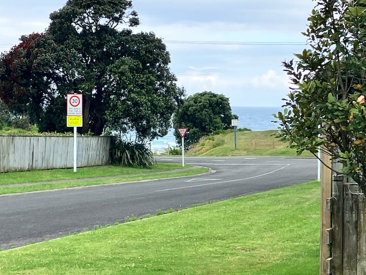 Sandy Cove Wainui Beach - Gisborne