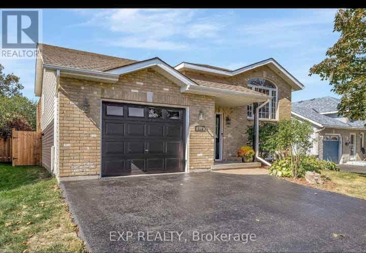 Luxurious House In The Heart Of The Town - Belleville