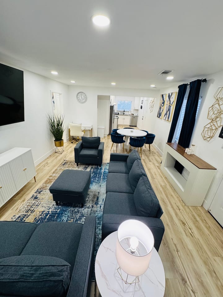 A Newly Renovated Modern 3bedroom, 1-bathroom Home - Turlock, CA