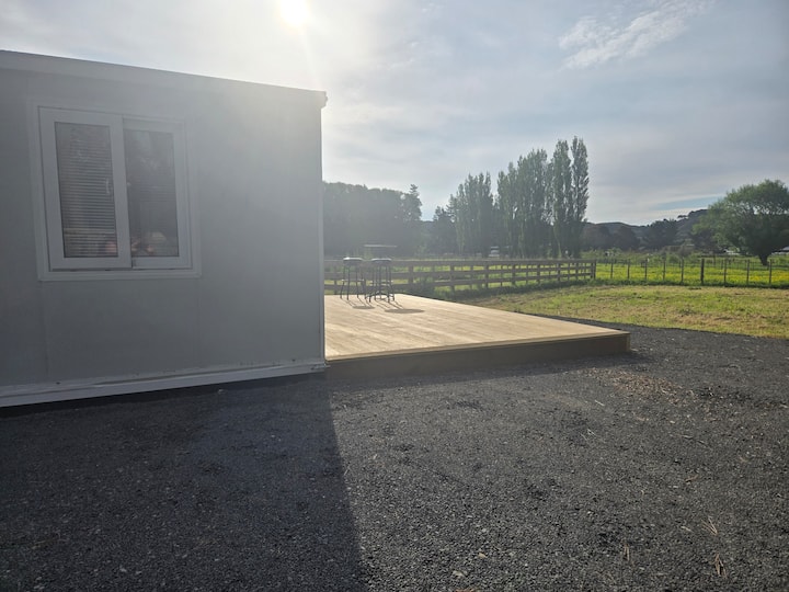 Cozy Farm Tiny House Upper Hutt Retreat - Upper Hutt
