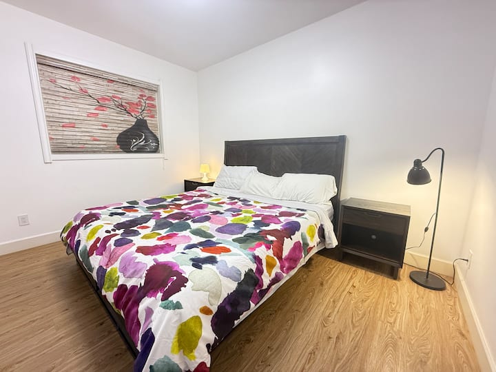 Private Guest Suite, One Parking Space - Maple Ridge