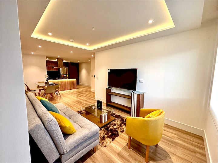 Luxury 2br Apartment Near Cuenca Center | Sleeps 5 - Cuenca