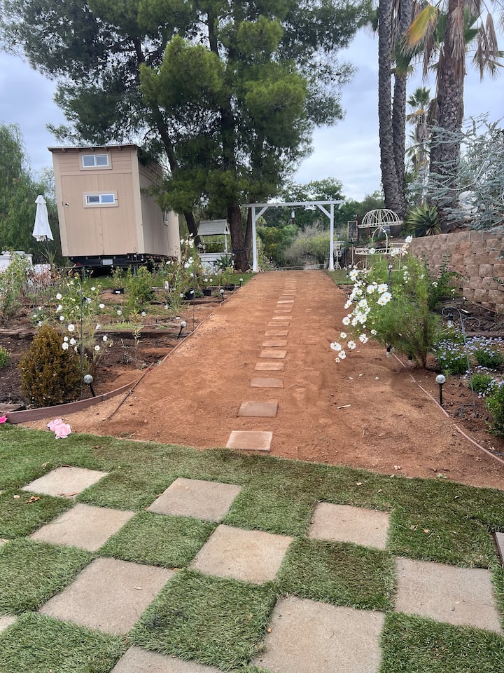 Tiny House Garden Retreat- 5 Mins From Safari Park - Escondido, CA