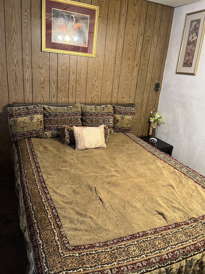 A Great Suite In Town With Great Parking. - Arona, PA