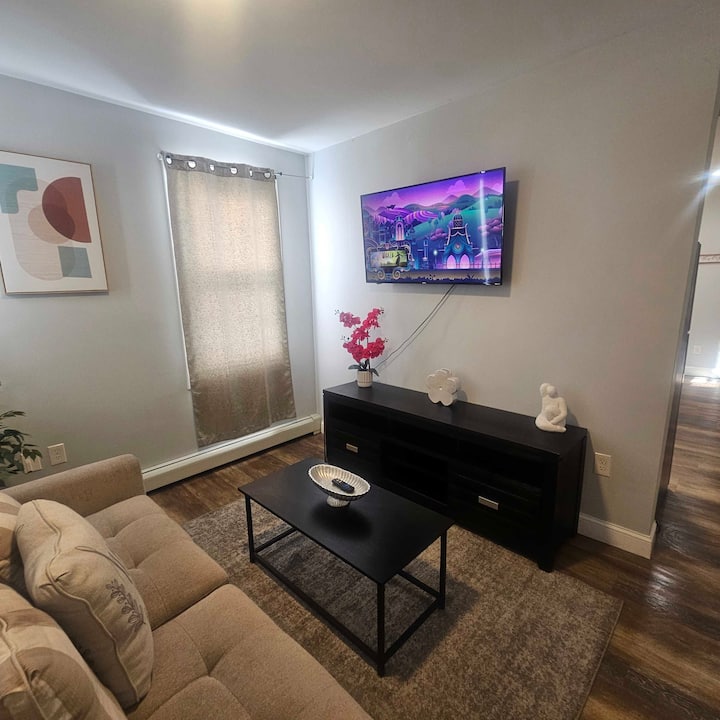 The Spare-suite At The North End. 2br 1ba. Parking - Providence, RI