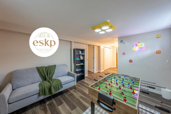 Family Hot Tub| 10 Guests | Foosball + Smart Tv - Staten Island, NY