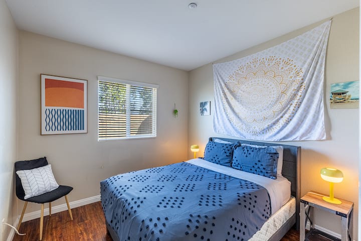 Stunning Mountain View Private Room 5 - Fontana, CA