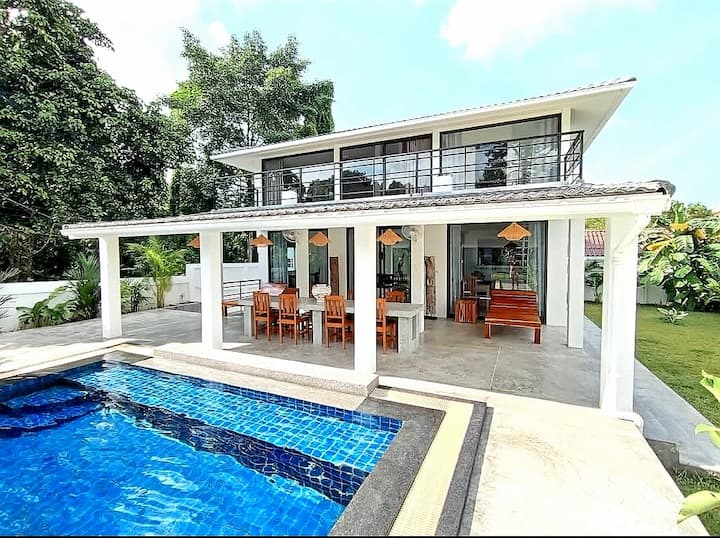 Fisherman Grande Pool Villa
3 Chambres Et 3 Sdb. - Ko Samui