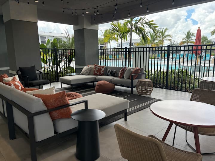 A Private Master Bedroom In Tradition + Laundry. - Port St. Lucie, FL