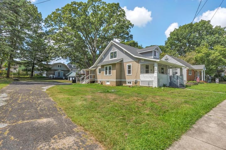 Modern Remodeled Home Steps From Rowan - Alcyon Lake, NJ