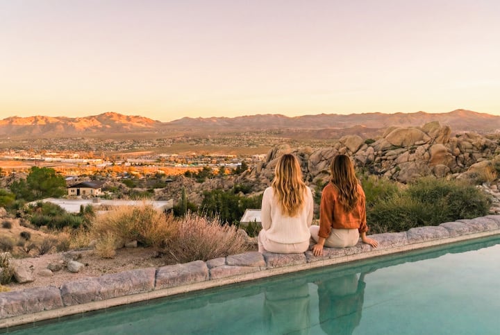 Mountain Hideaway W/ Epic Views• Mins To Jt & Town - Yucca Valley, CA