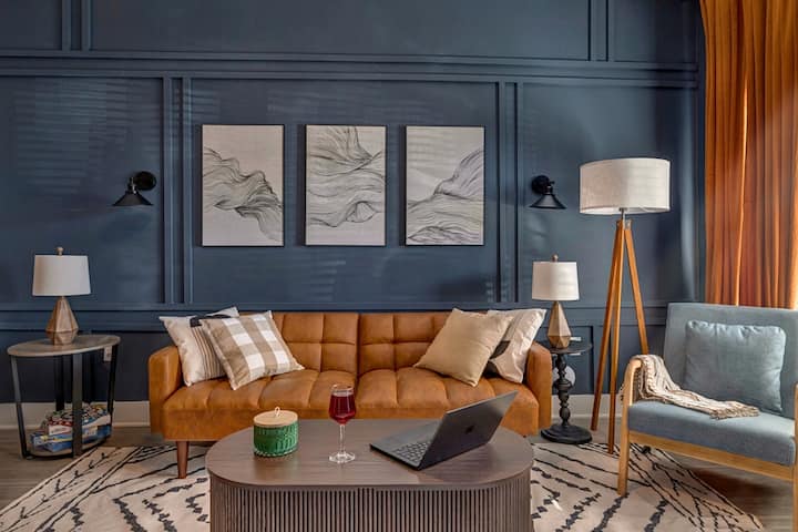 Modern Escape Near Universal - Frisco, TX