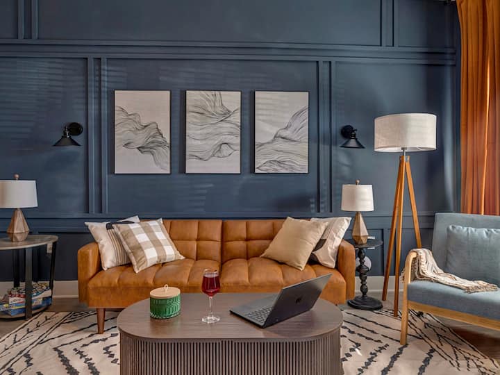 Modern Escape Near Universal - Frisco, TX