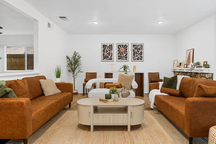 Kings Retreat (6 King Beds) New Modern Luxe Disney - La Palma, CA