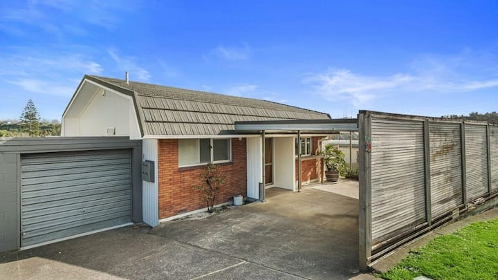 Comfy 2-bedroom Home - Tauranga