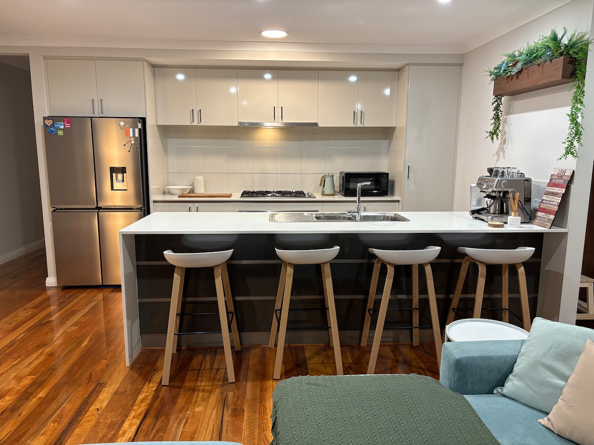 Alkimos beach house - Apartments for Rent in Alkimos, Western Australia ...