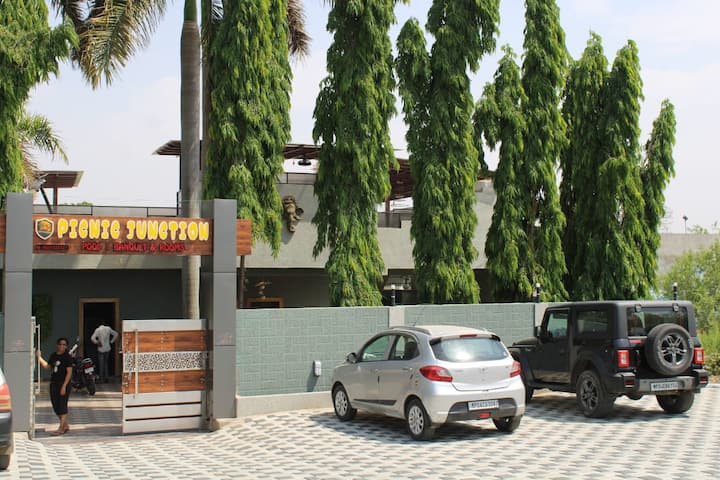 Picnic Junction Farm House Near Airport - Bhopal