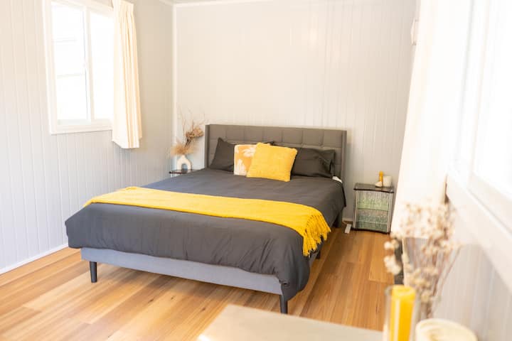 Aroha Cabin - Tiny Home Getaway - Auckland