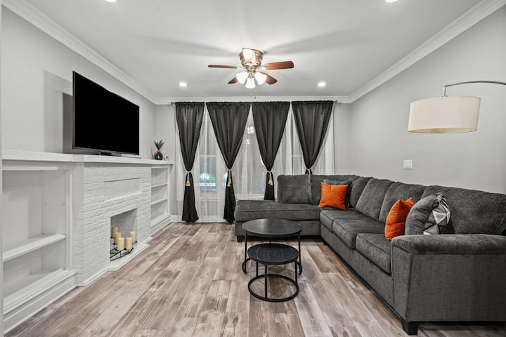 Little India Gem - Bollywood Retreat Near Markets - Skokie, IL