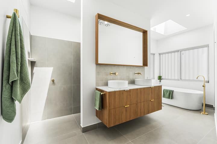 Little Bich Retreats - Douglas 04 - Bicheno