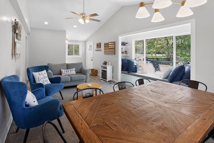 Spacious 5-bed Family Retreat In Layton - Syracuse, UT