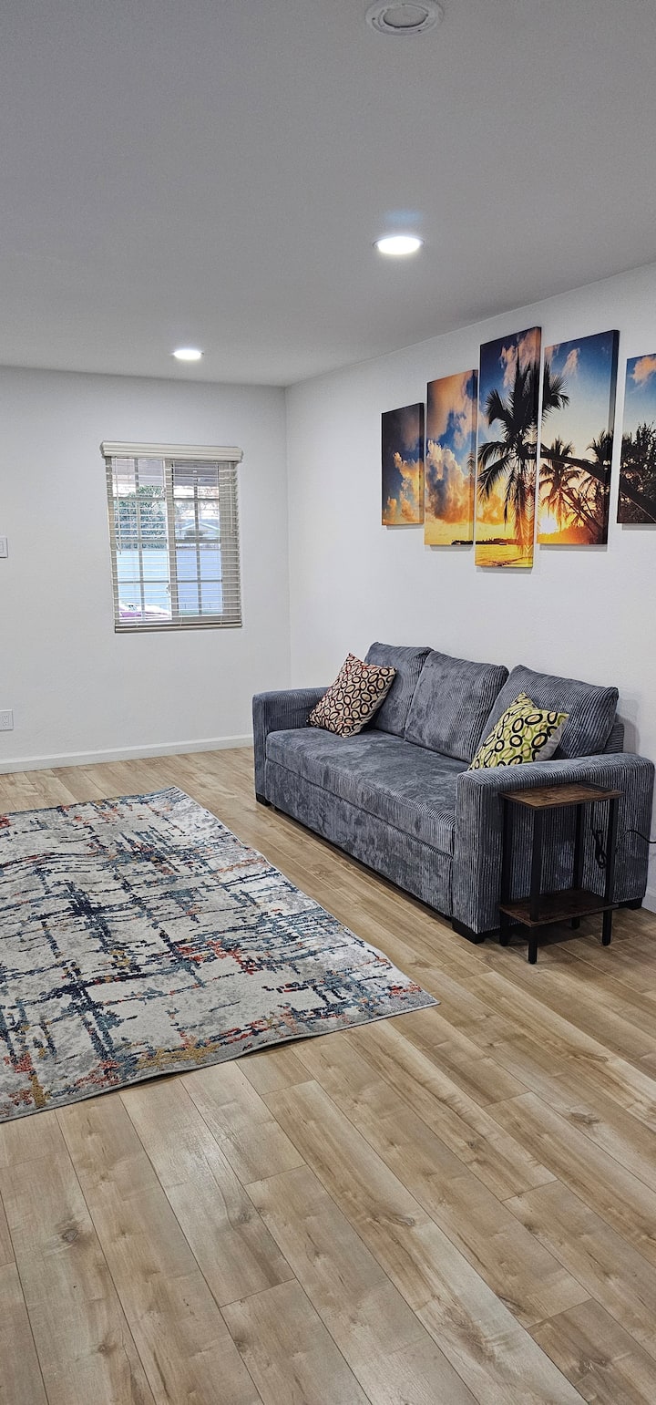 Cozy House Next To Big Venues - Gardena, CA