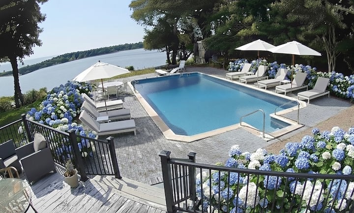 Spacious Waterfront Retreat W/ Pool Private Beach - Port Jefferson, NY