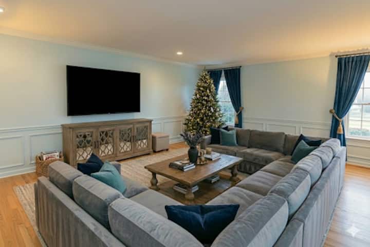 4 Br Waterfront House With Pool, Dock & Large Yard - SBU, Stony Brook