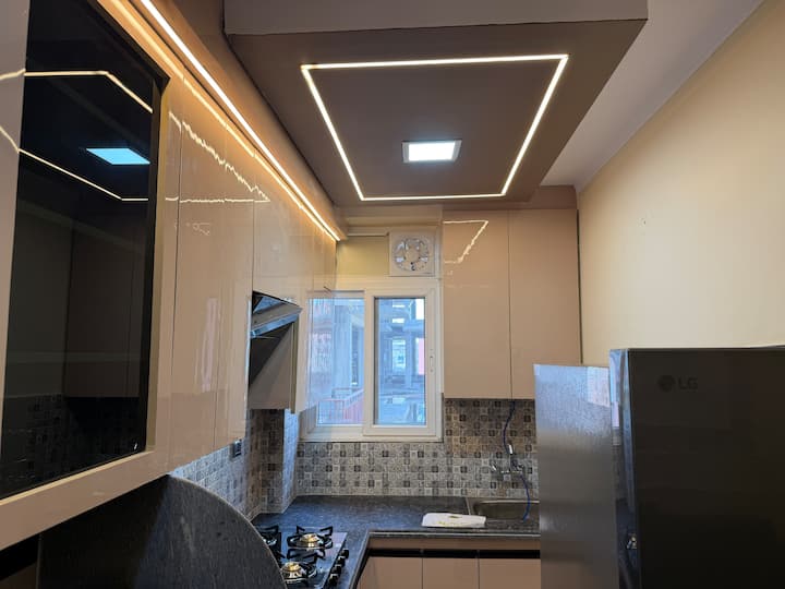 This Fully Furnished Apartment Is Modern Amenitie - Haridwar