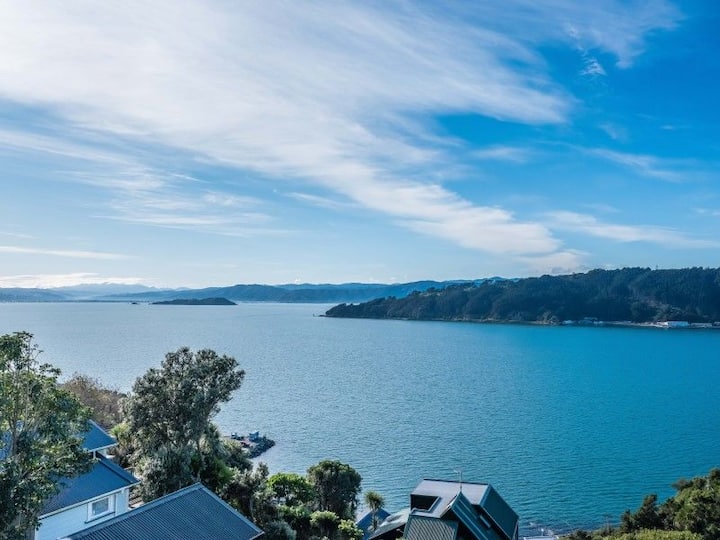 Wellington Central Sea-view Cottage Stay - Wellington